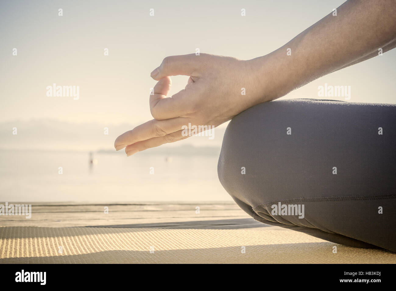 Hand of meditation hi-res stock photography and images - Alamy