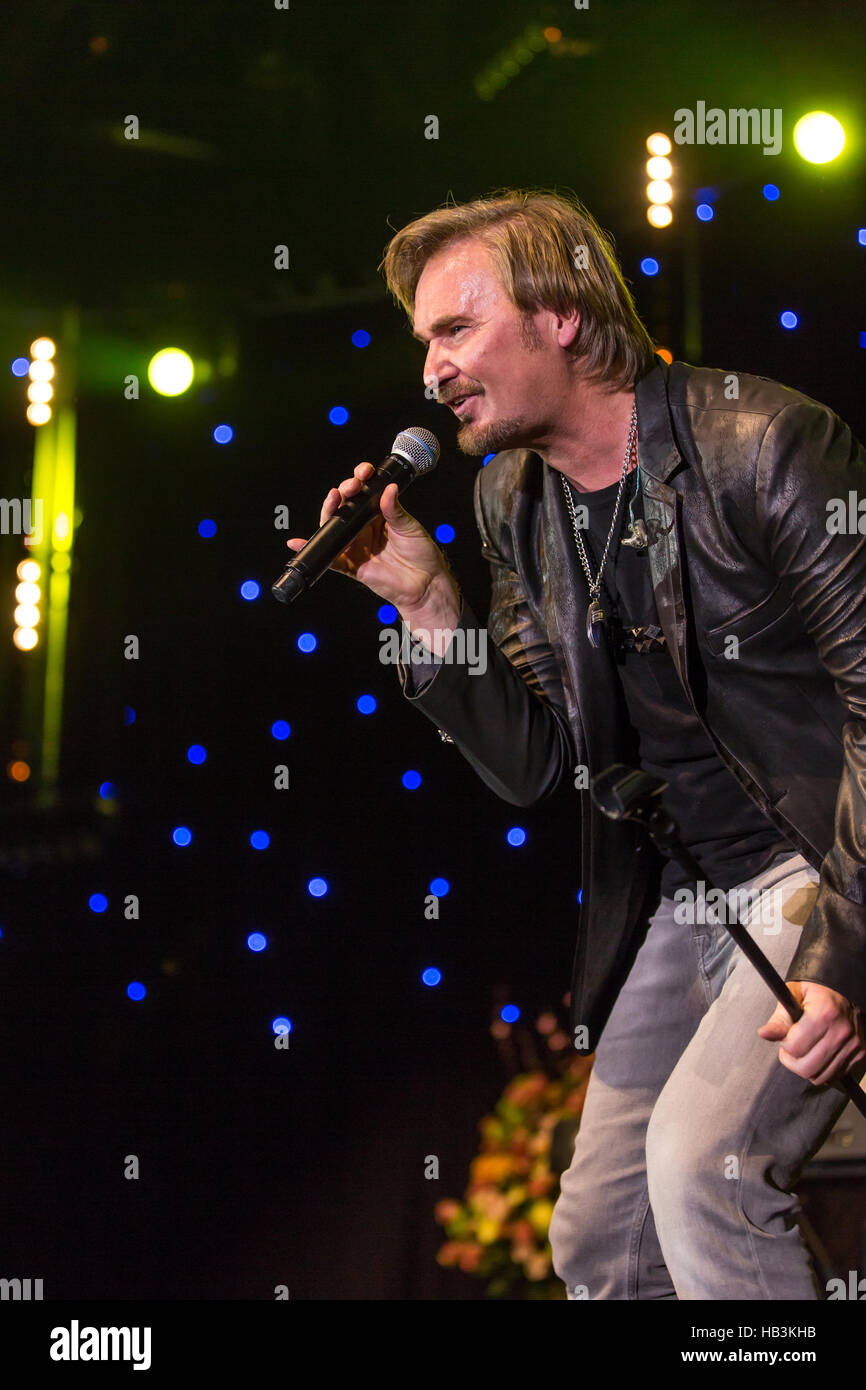 Nik p singer hi-res stock photography and images - Alamy