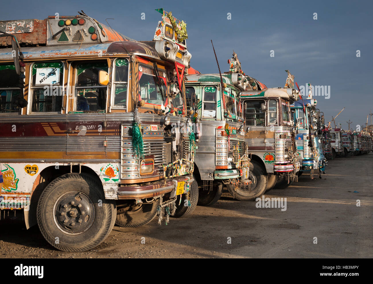 Indian buses hi-res stock photography and images - Alamy