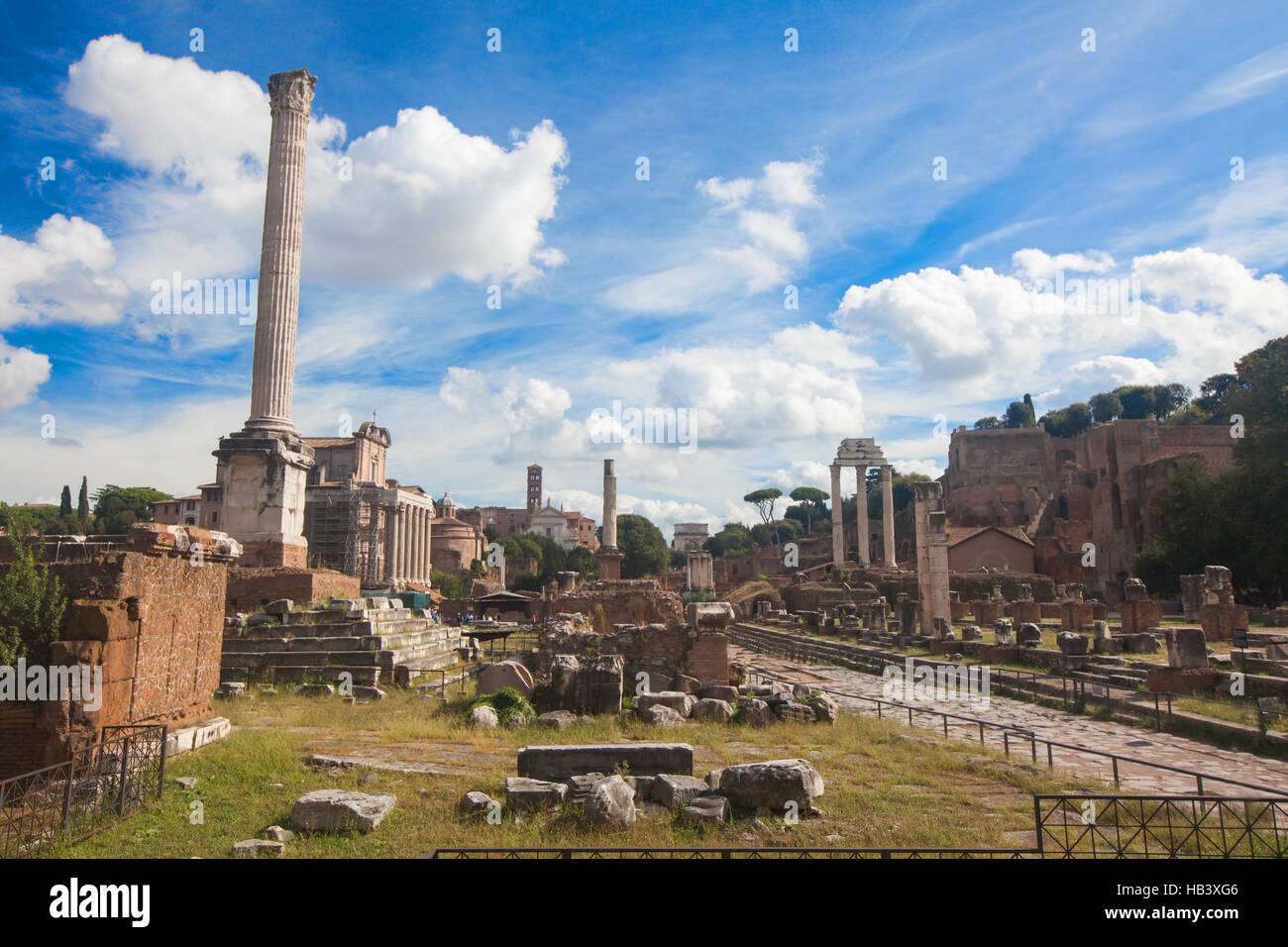 Roman ruins in Rome Stock Photo - Alamy
