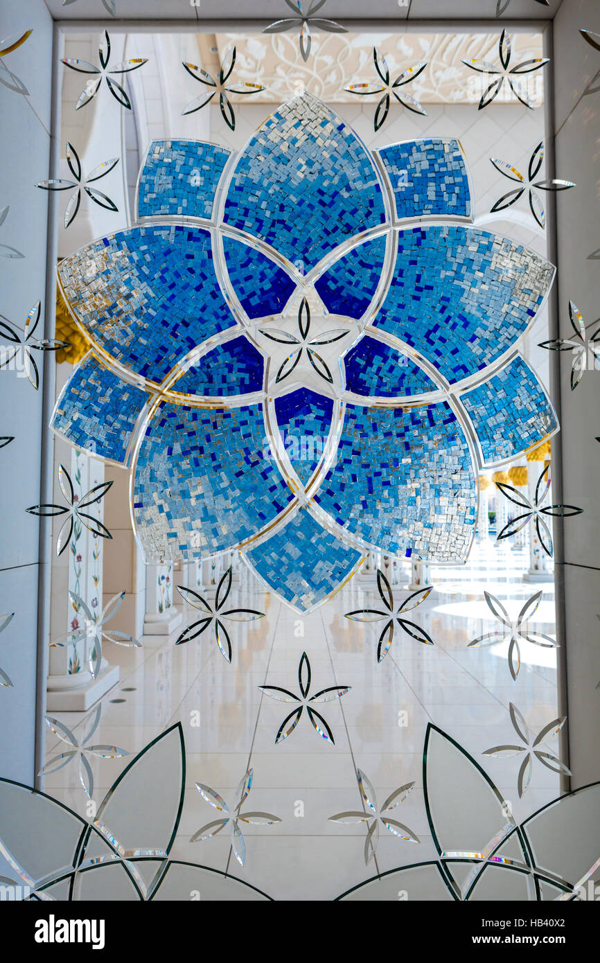 Multicolored stained glass window with blocks. Abu Dhabi Mosque Stock ...