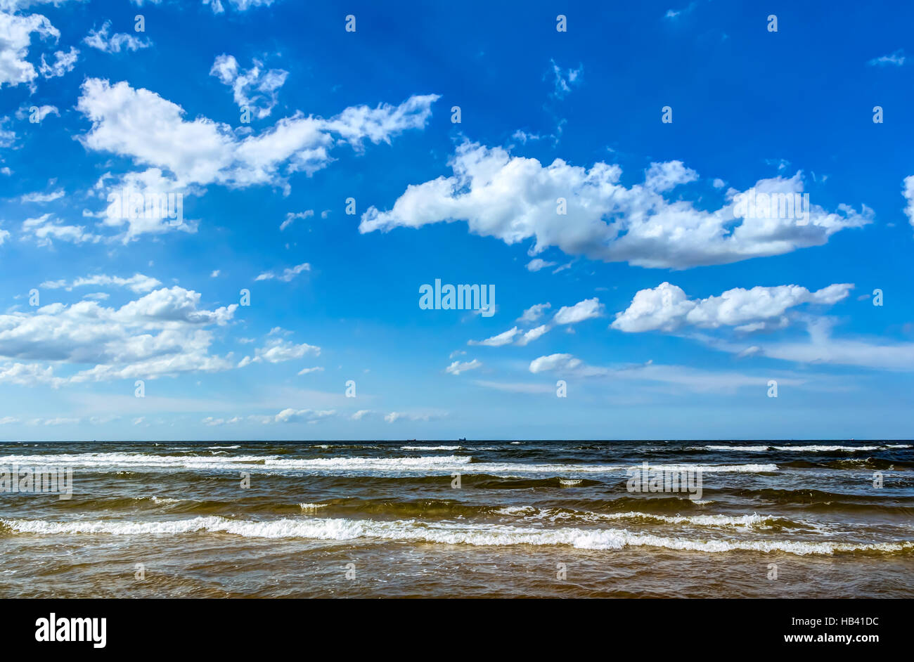 Open sky and water hi-res stock photography and images - Alamy