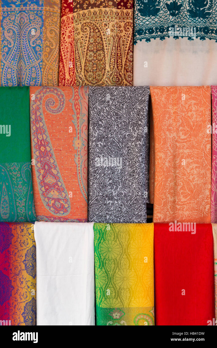 Uae traditional crafts hi-res stock photography and images - Alamy
