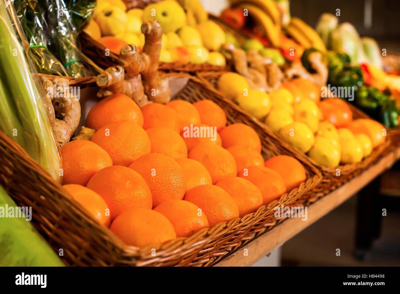Fruits on grocery counter hi-res stock photography and images - Alamy
