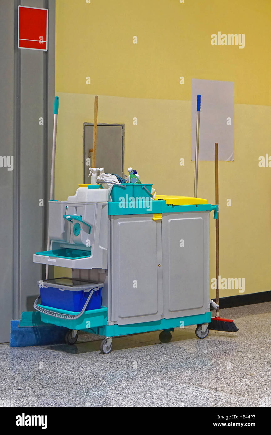 Housekeeping cart hi-res stock photography and images - Alamy