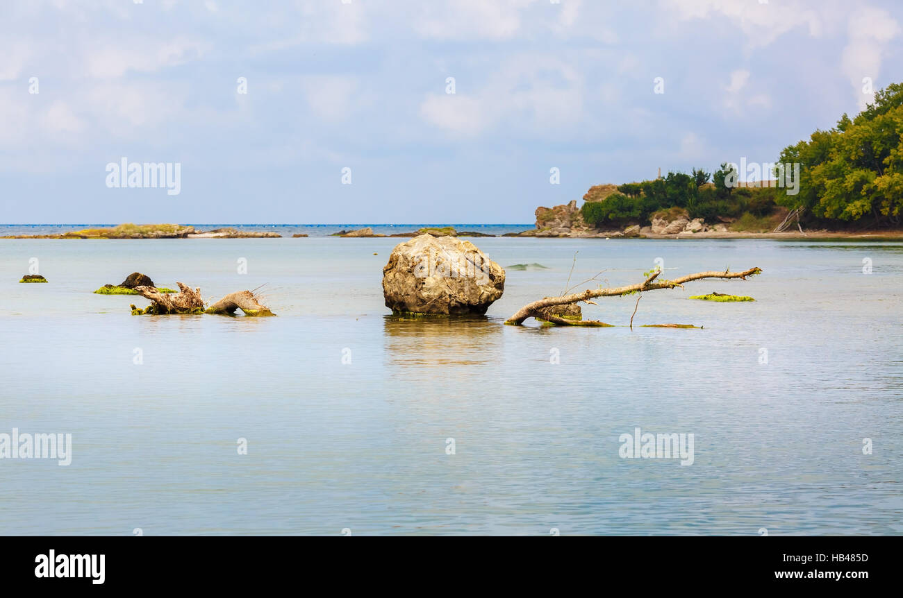 Boulder in water hi-res stock photography and images - Alamy