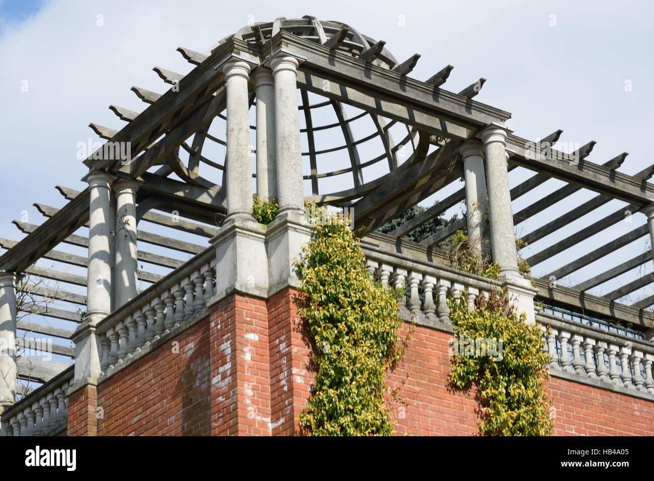 Wooden pergola pergolas hi-res stock photography and images - Alamy