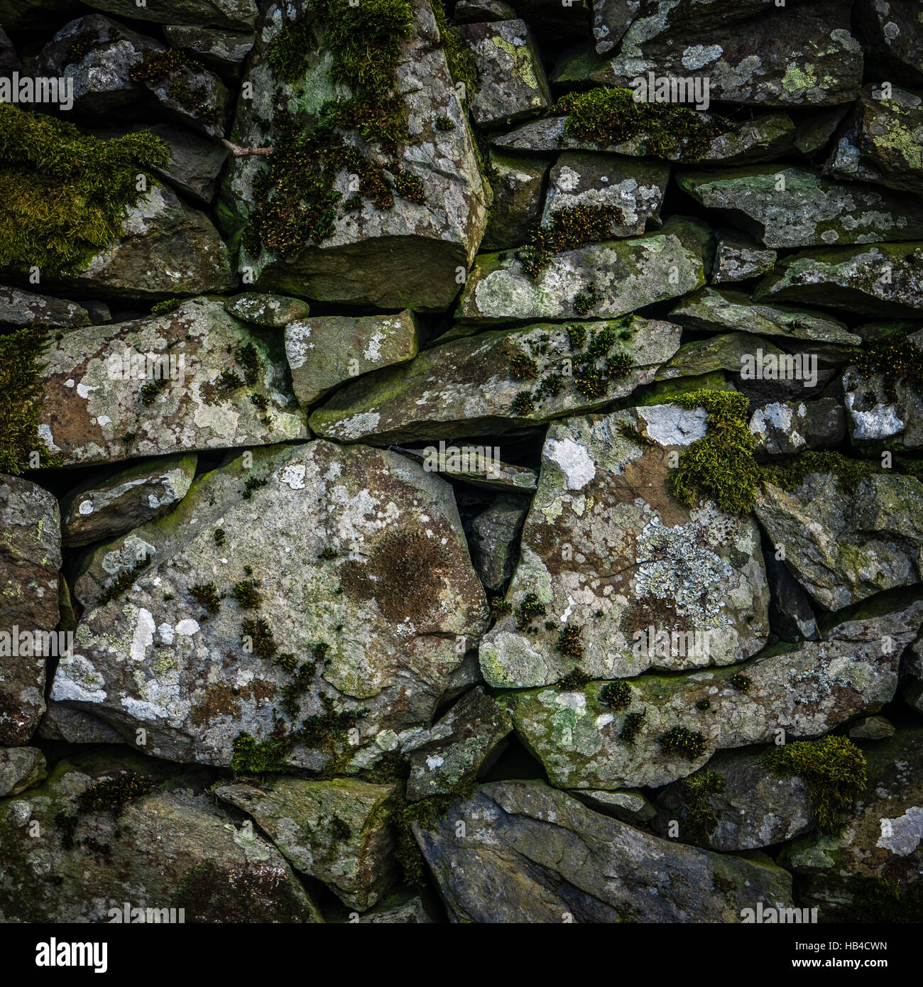 An old dry stone wall hi-res stock photography and images - Alamy