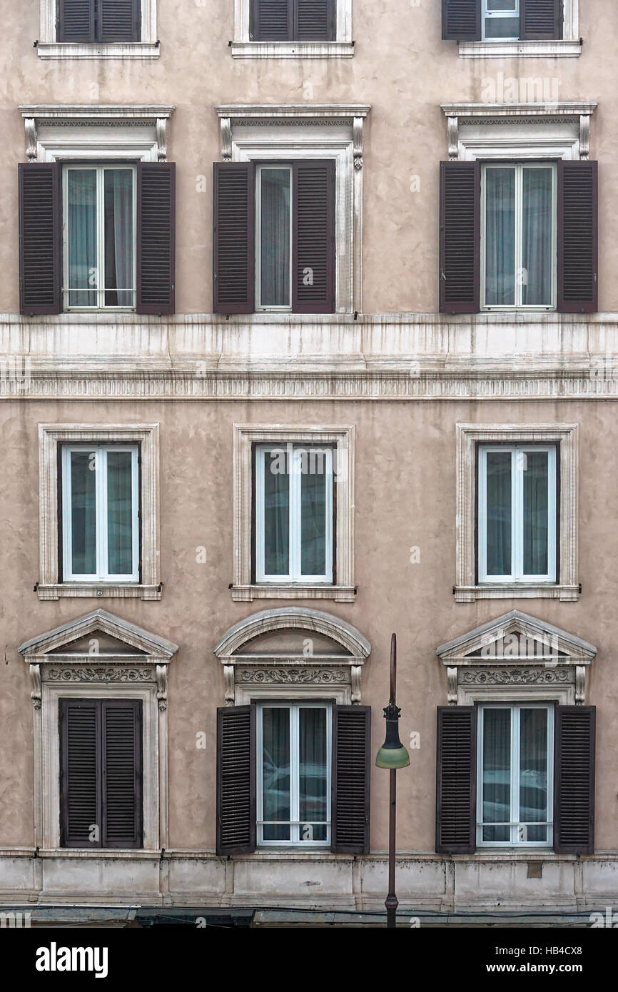 Facade building windows hi-res stock photography and images - Alamy