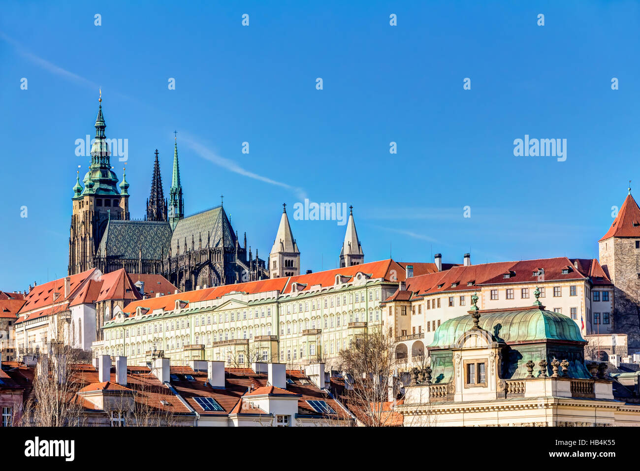 Prague castle with St. Vitus Cathedral Stock Photo - Alamy