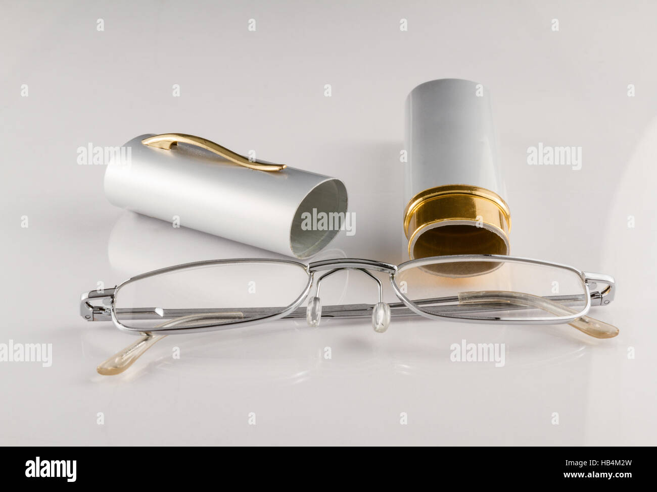 Reflective glasses hi-res stock photography and images - Alamy