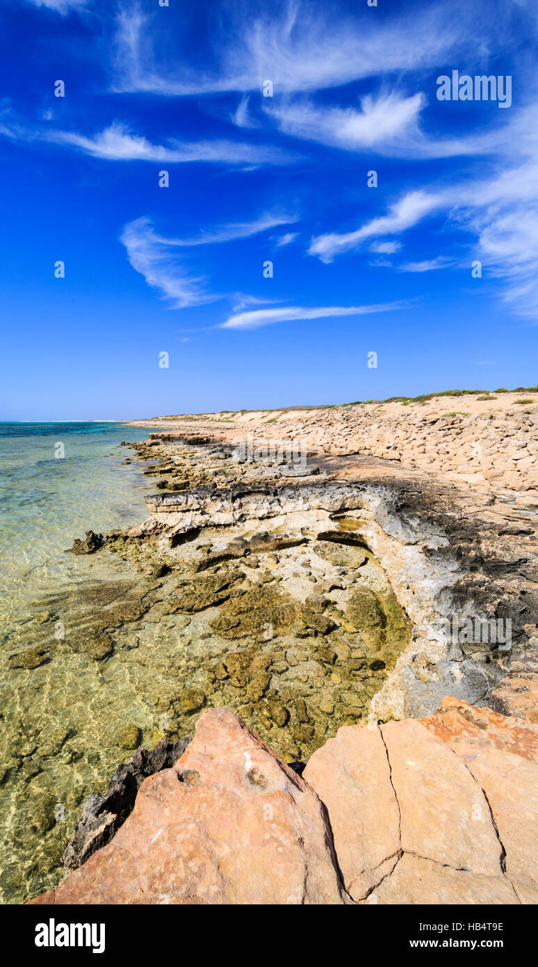 Oyster Stacks Beach in Cape Range National Park Stock Photo - Alamy