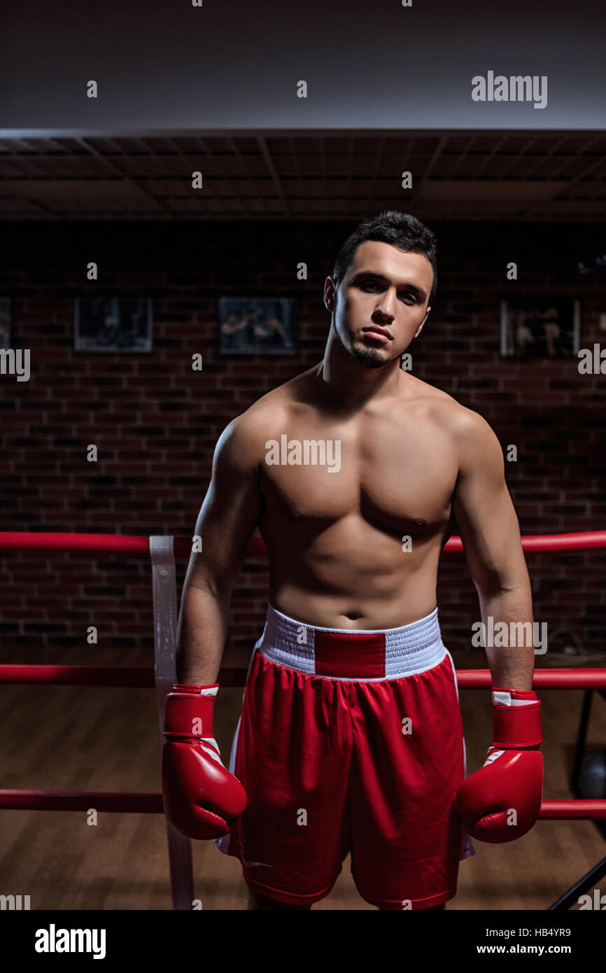 Males boxing hi-res stock photography and images - Alamy