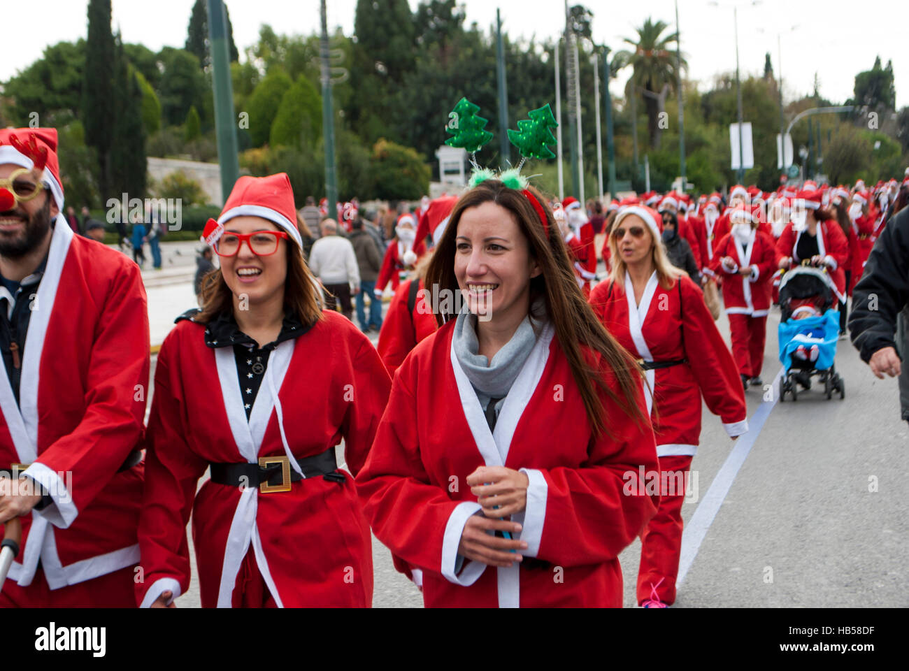 Athens, Greece. 04th Dec, 2016. Santas from all over the world gathered ...