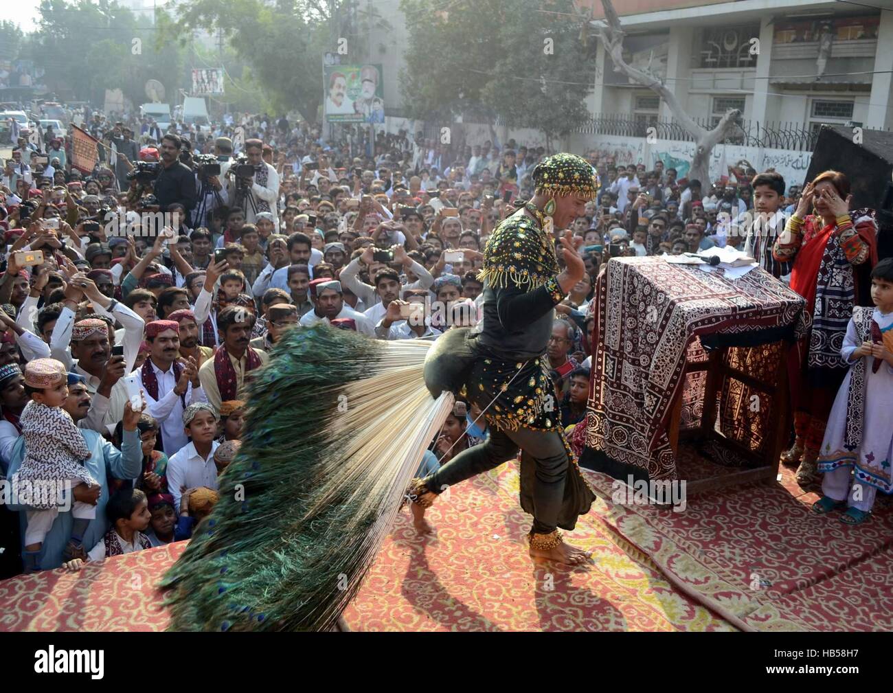 Hyderabad, Pakistan. 04th Dec, 2016. A famous dancer performing her ...