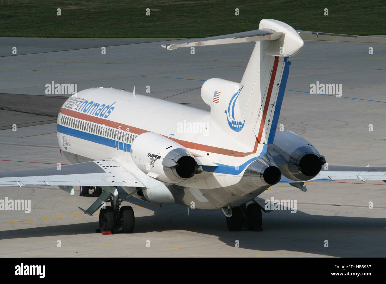 Boeing 727 cockpit hi-res stock photography and images - Alamy
