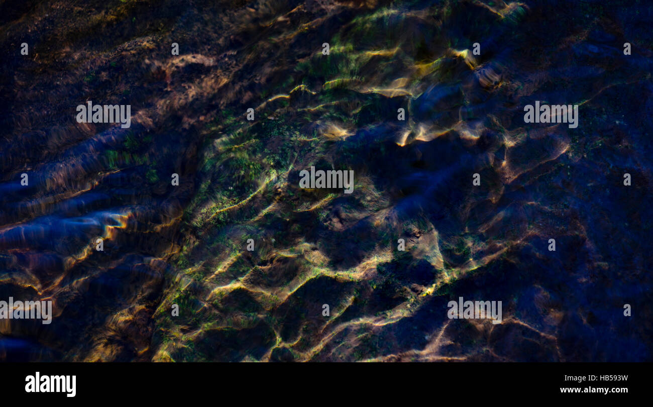 Riverbed hi-res stock photography and images - Alamy