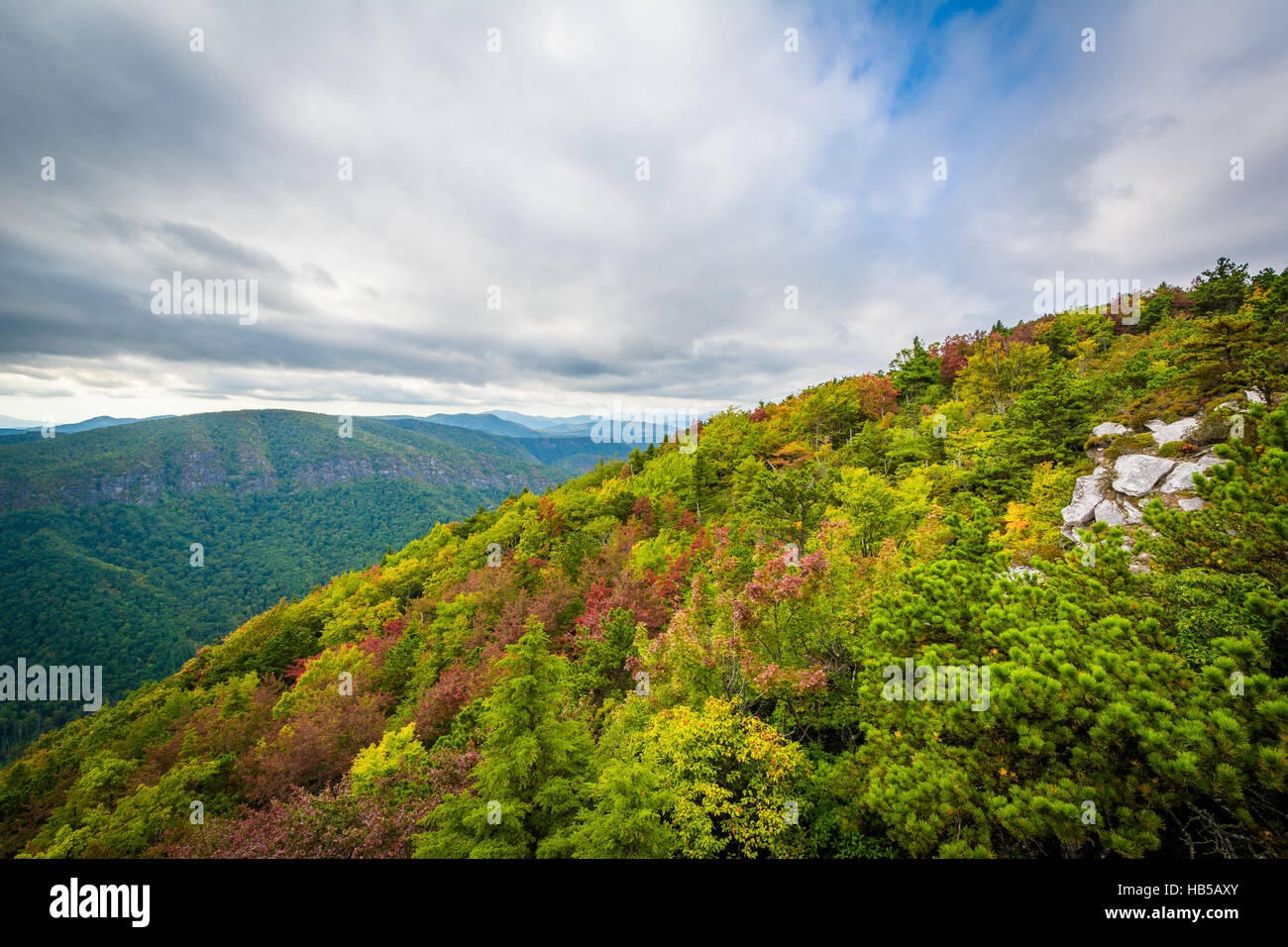 Early autumn view of the Blue Ridge Mountains from Hawksbill Mountain ...