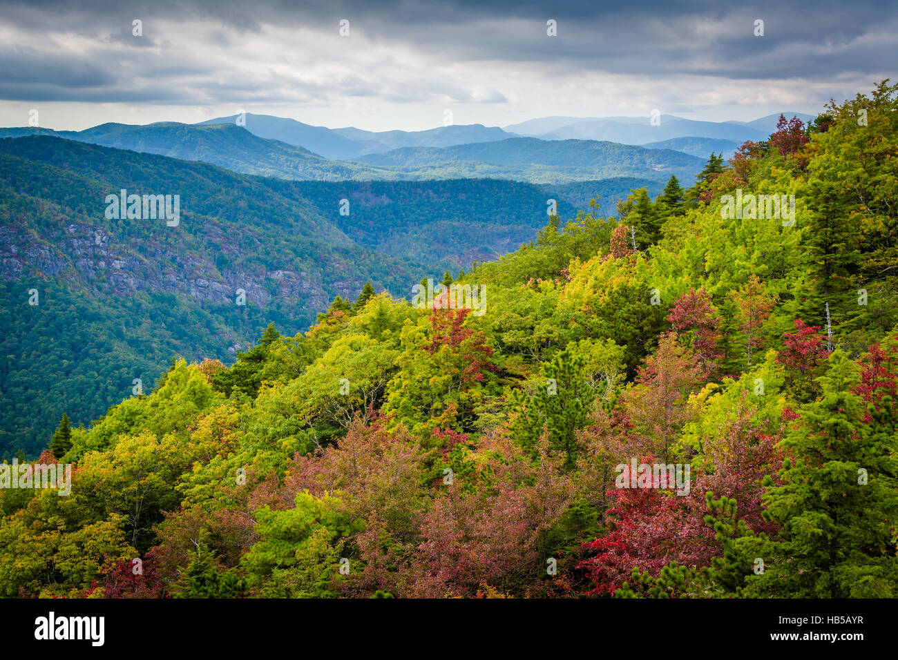 Early autumn view of the Blue Ridge Mountains from Hawksbill Mountain ...