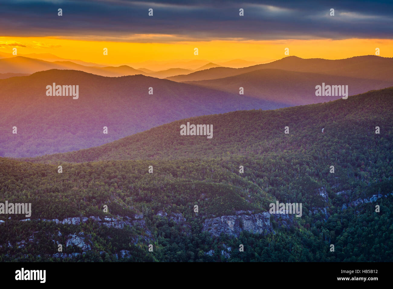Mountain view from table rock north carolina hi-res stock photography ...