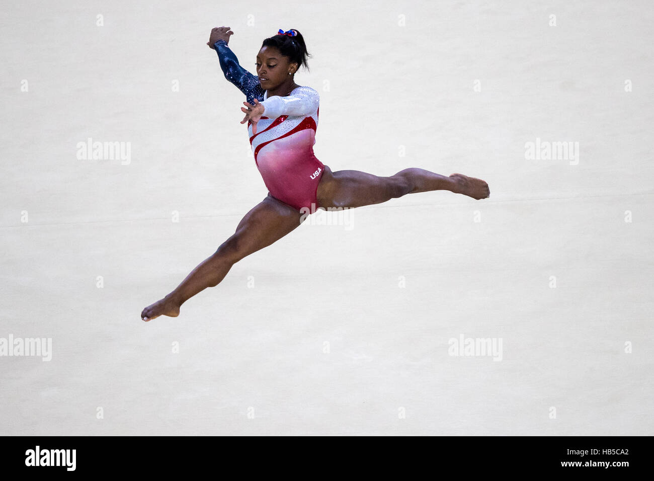 Rio de Janeiro, Brazil. 9 August 2016. Simone Biles (USA) performs the ...
