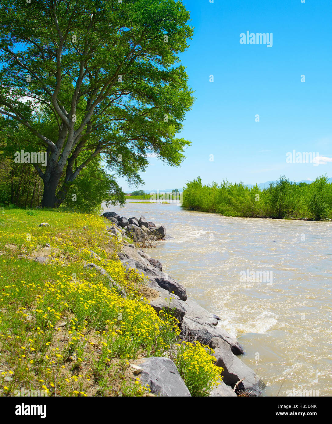 Mtkvari river in the bright sunny day. Uplistsikhe, Georgian Republic ...