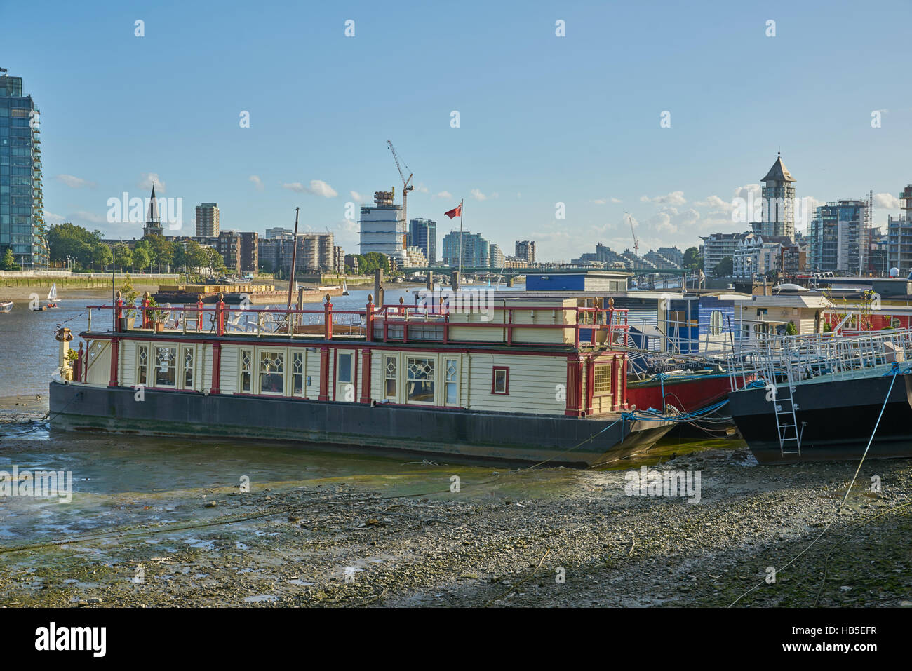 Thames house hi-res stock photography and images - Alamy