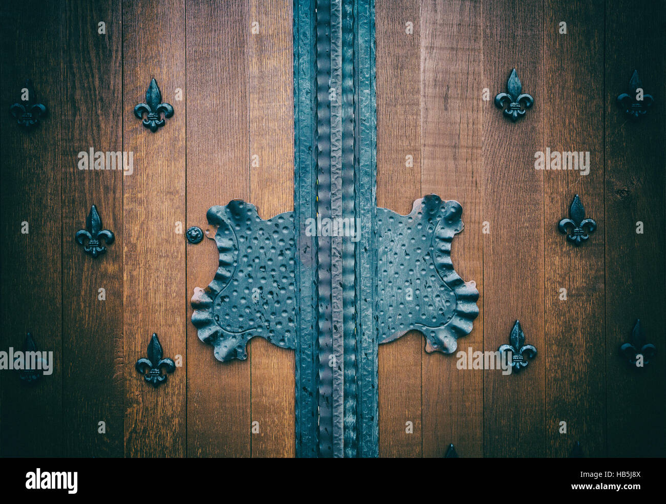 Ancient gates hi-res stock photography and images - Alamy