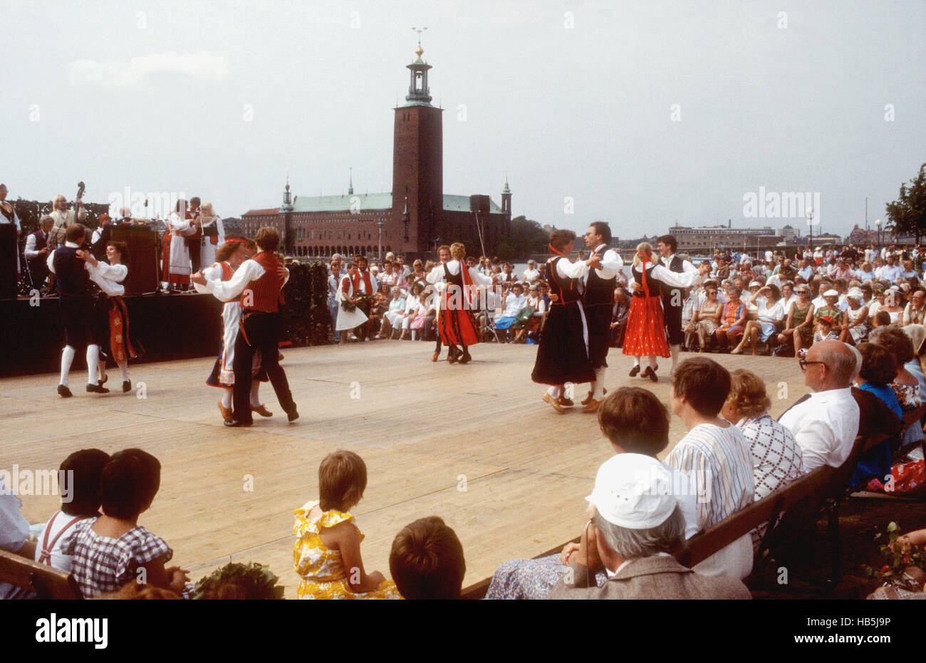 2000 celebrations hi-res stock photography and images - Alamy