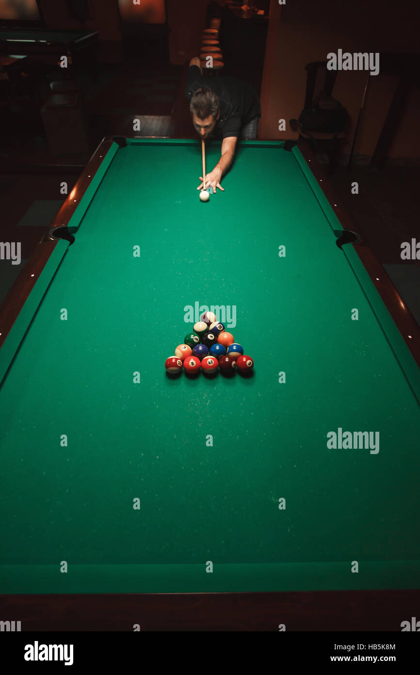 Player cue breaks pyramid in hi-res stock photography and images - Alamy