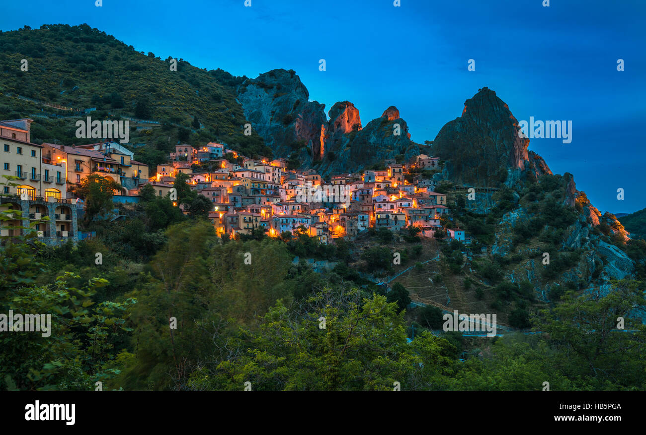 Castelmezzano at night, Basilicata, Italy Stock Photo - Alamy