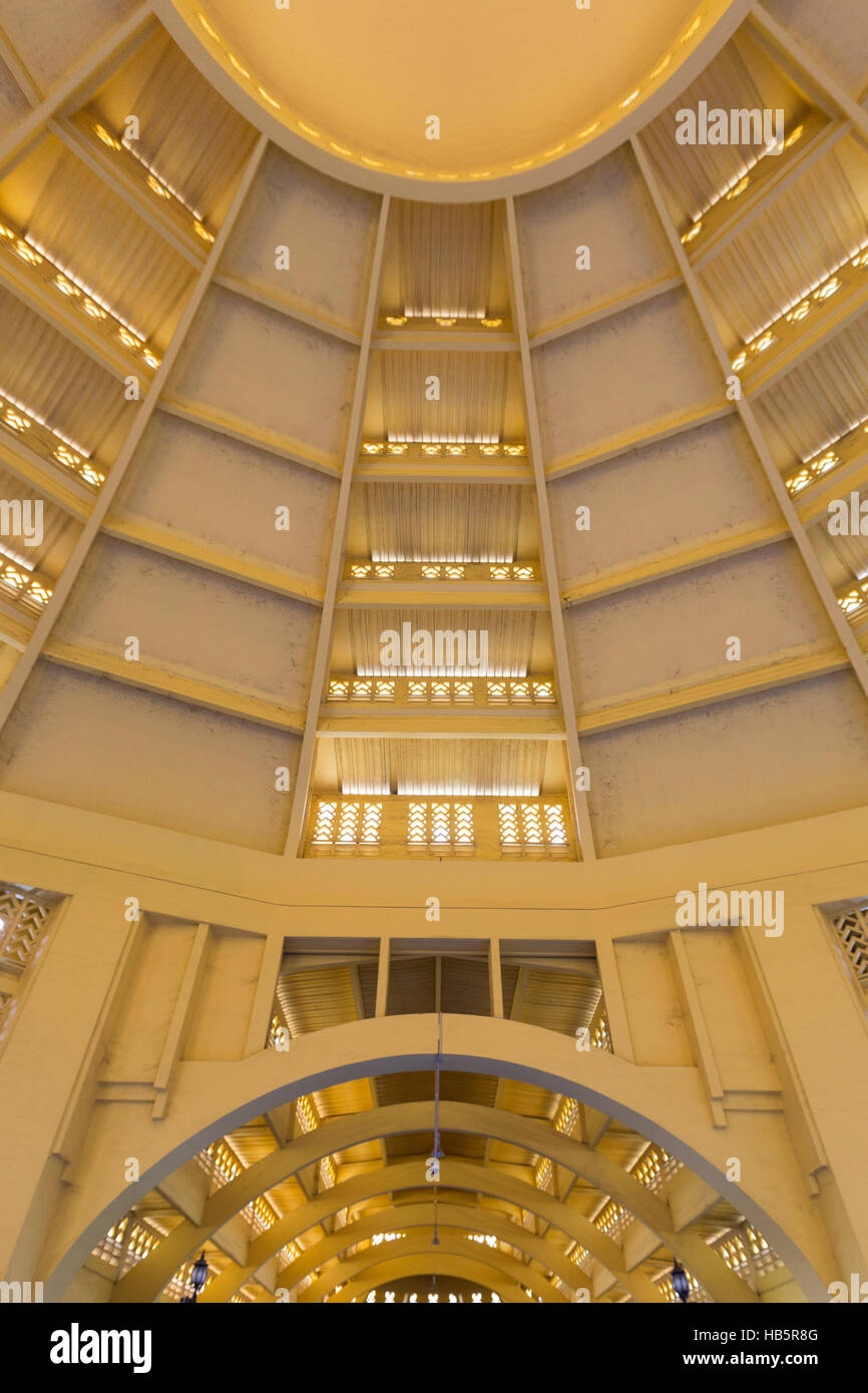 Interior of Central Market in the center of Phnom Penh, Cambodia Stock ...