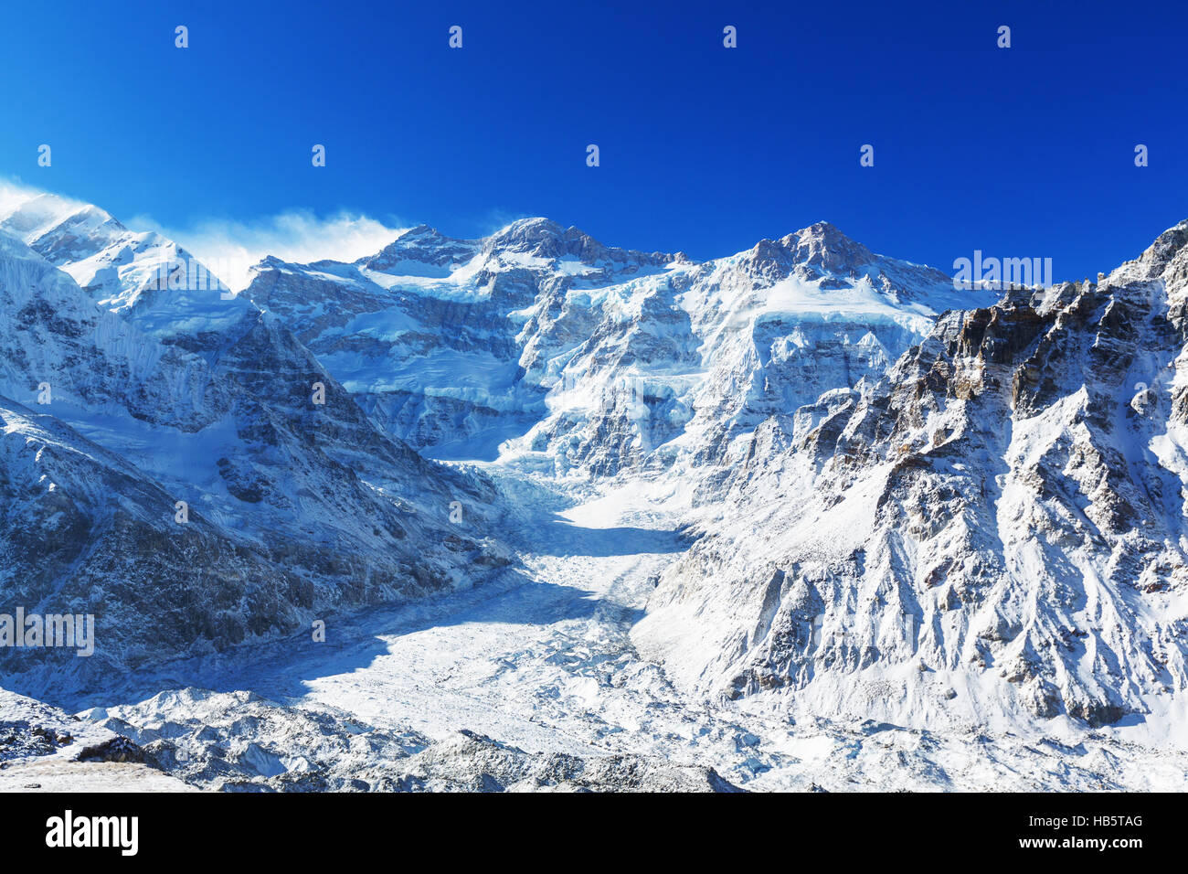 Kanchenjunga climb hi-res stock photography and images - Alamy