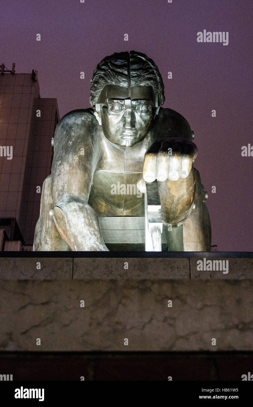 A Bronze Statue of Sir Isaac Newton by Eduardo Paolozzi, outside The ...