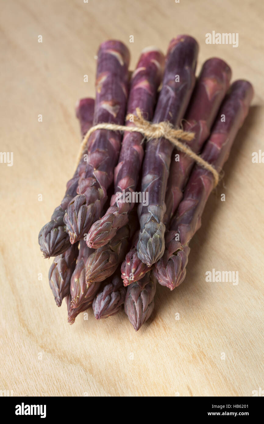 Bunch of fresh purple asparagus Stock Photo - Alamy