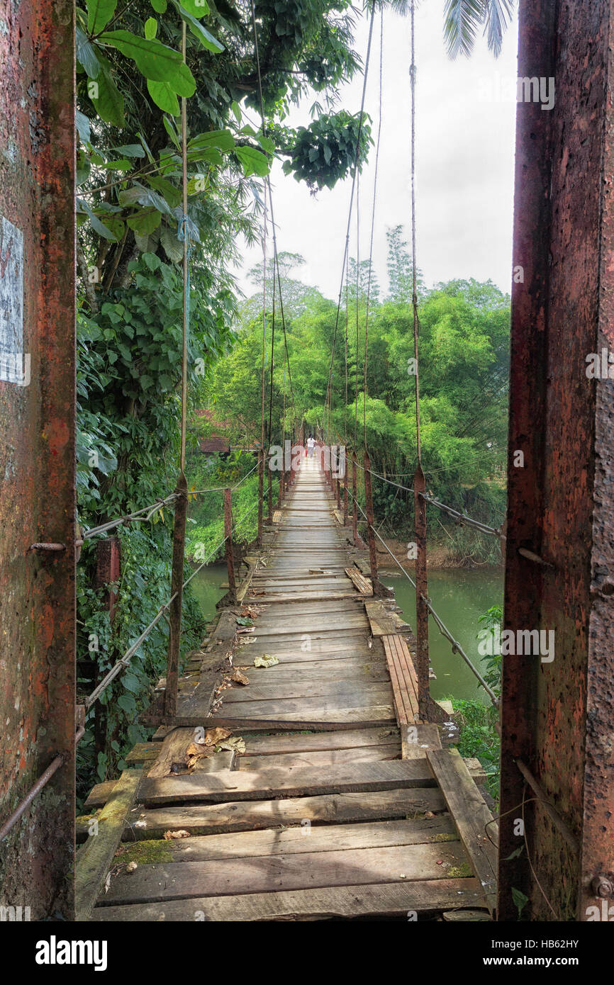 A old hanging bridge in Sri Lanka Stock Photo - Alamy
