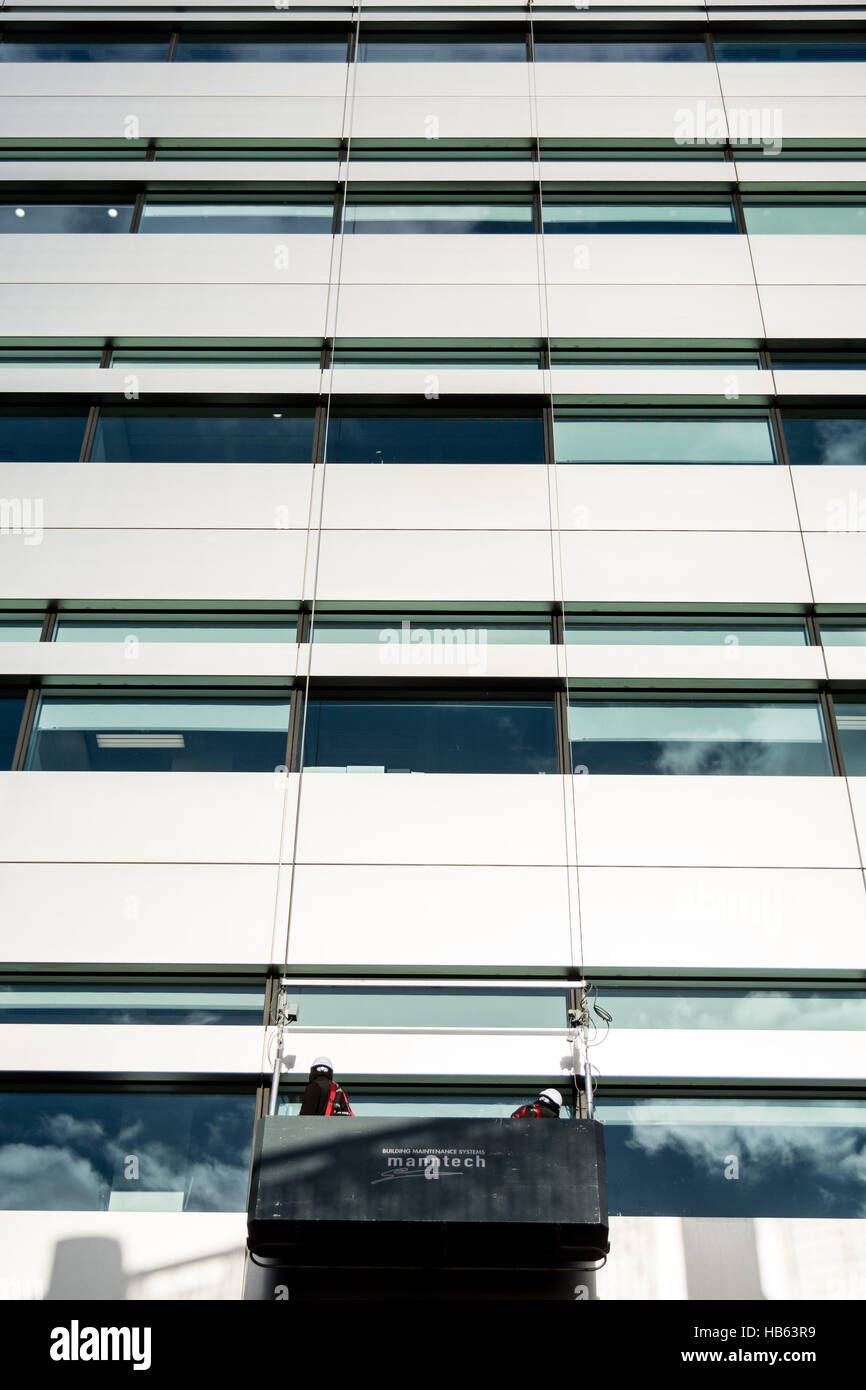 Window cleaning gondola hi-res stock photography and images - Alamy