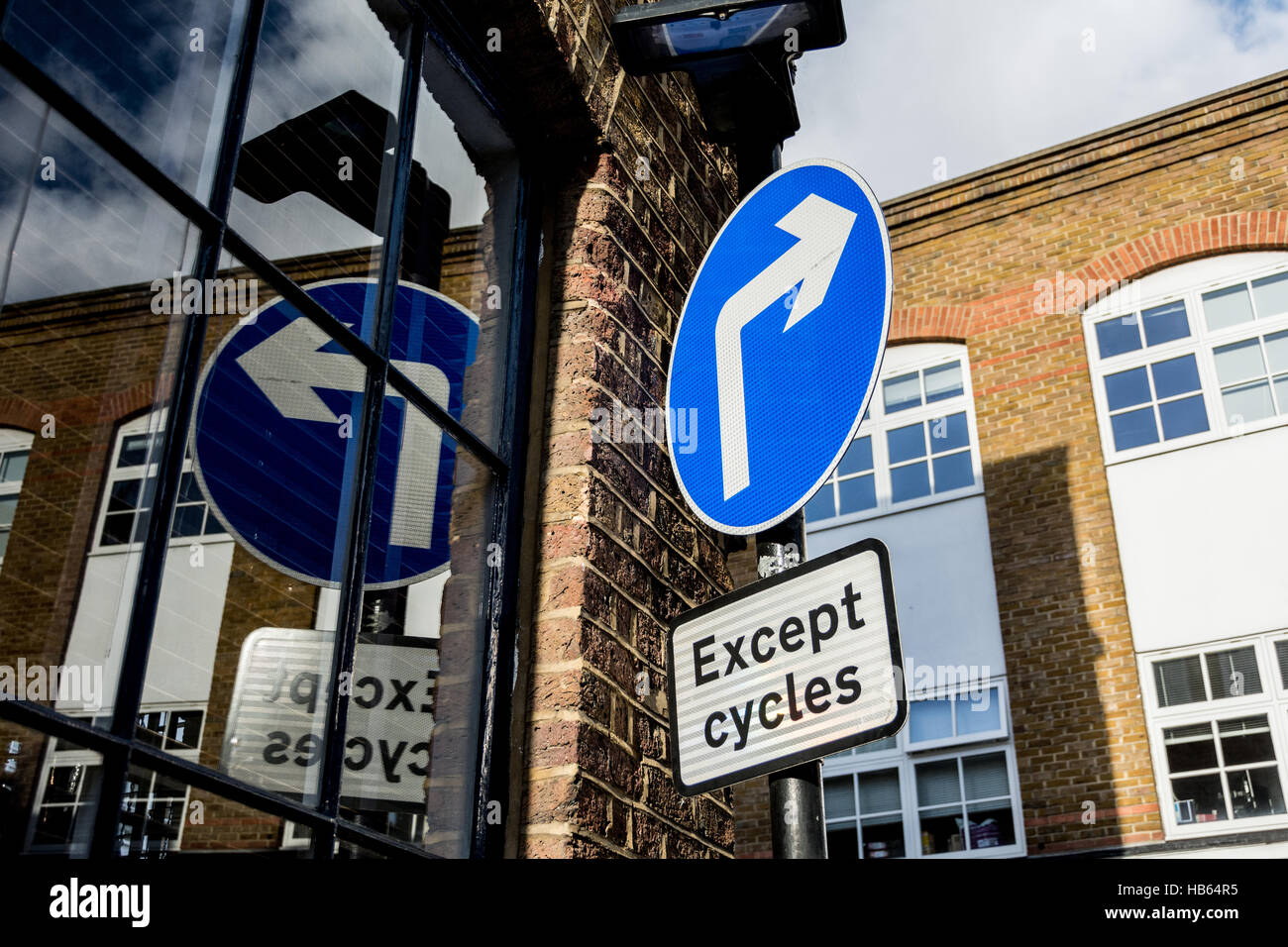 Turn right road sign in London, England, UK Stock Photo - Alamy