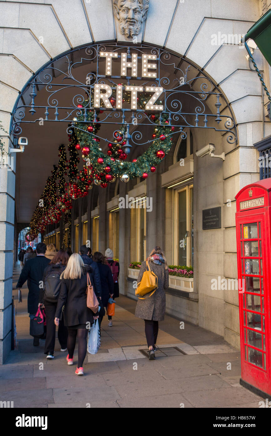 Christmas decorations at the famous Ritz Hotel Stock Photo - Alamy