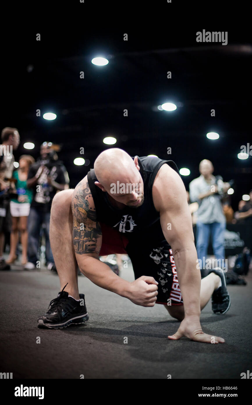 UFC fighter Shane Carwin during a training session before UFC 116 on ...