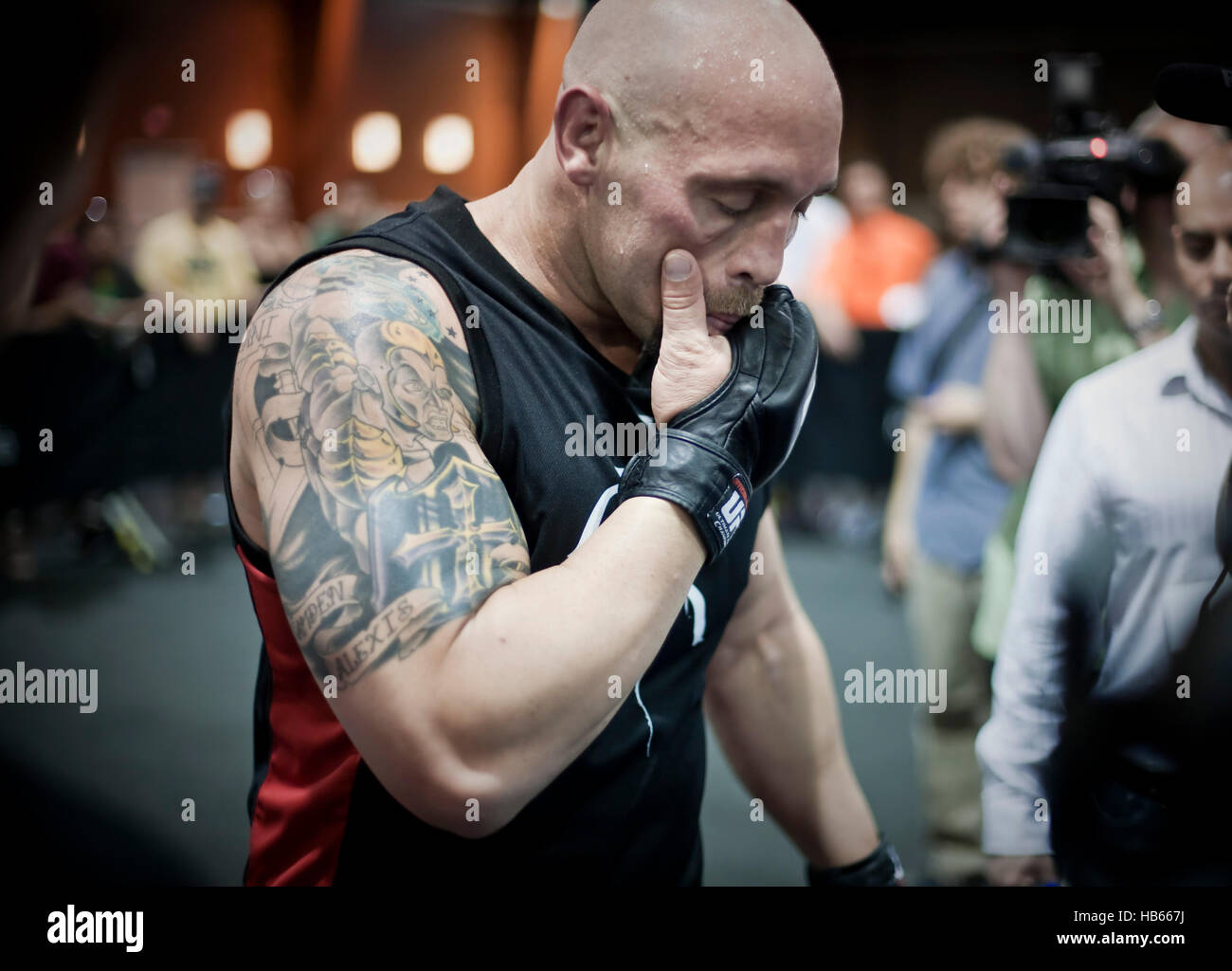 UFC fighter Shane Carwin during a training session before UFC 116 on ...