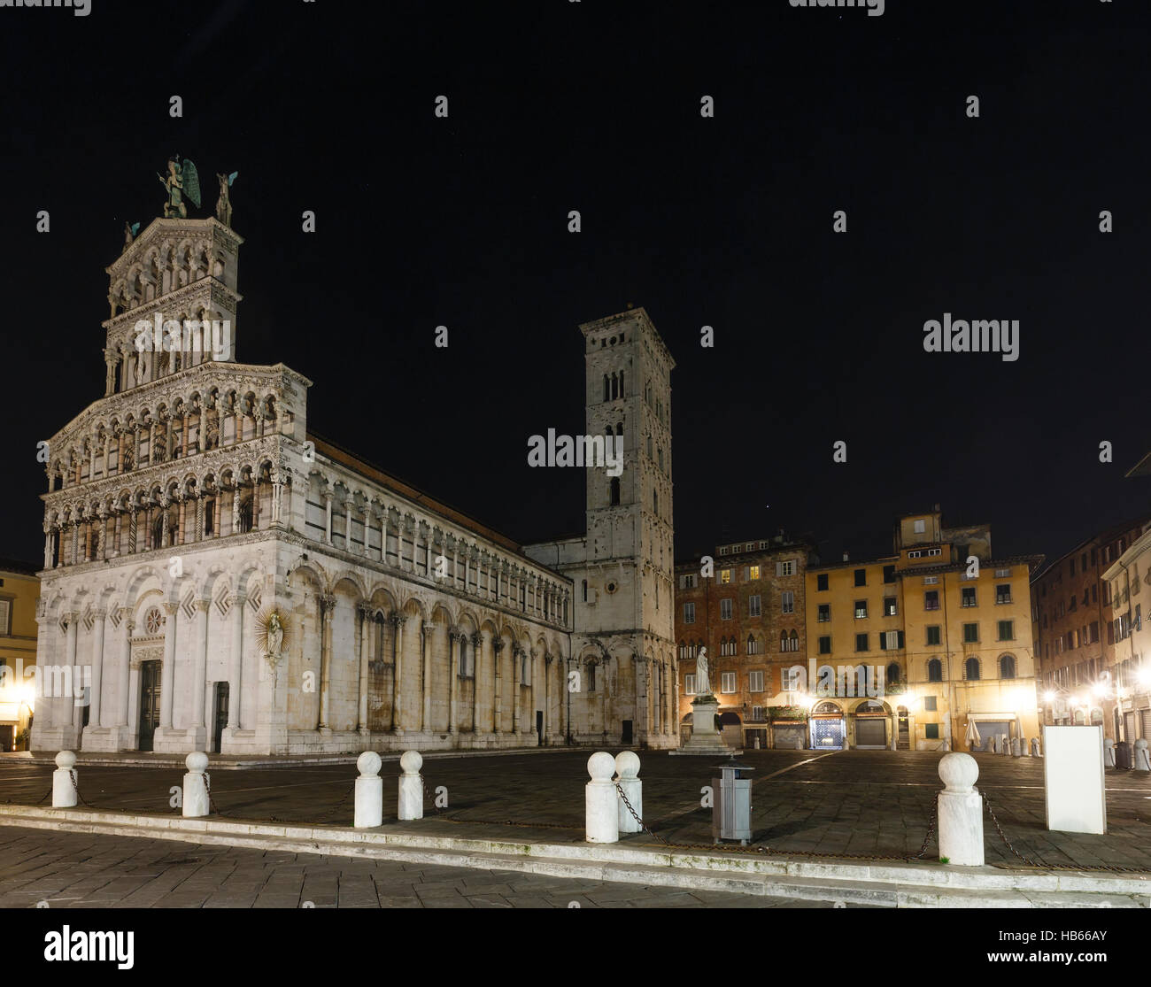 Lucca city night view hi-res stock photography and images - Alamy