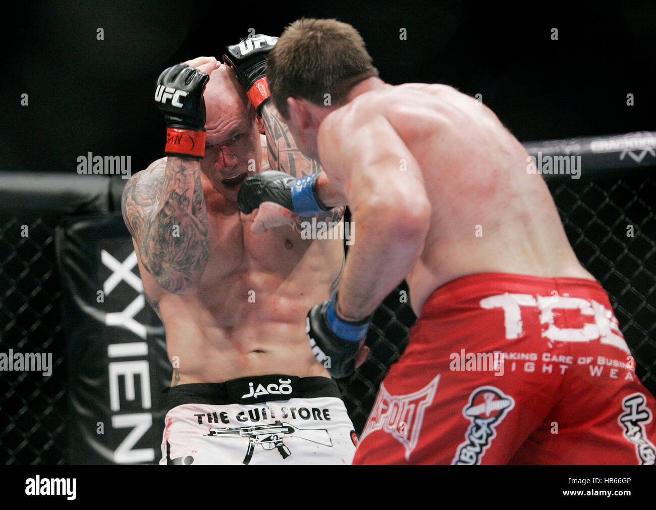 UFC fighter Stephan Bonnar, right, fights Krzysztof Soszynski at UFC ...