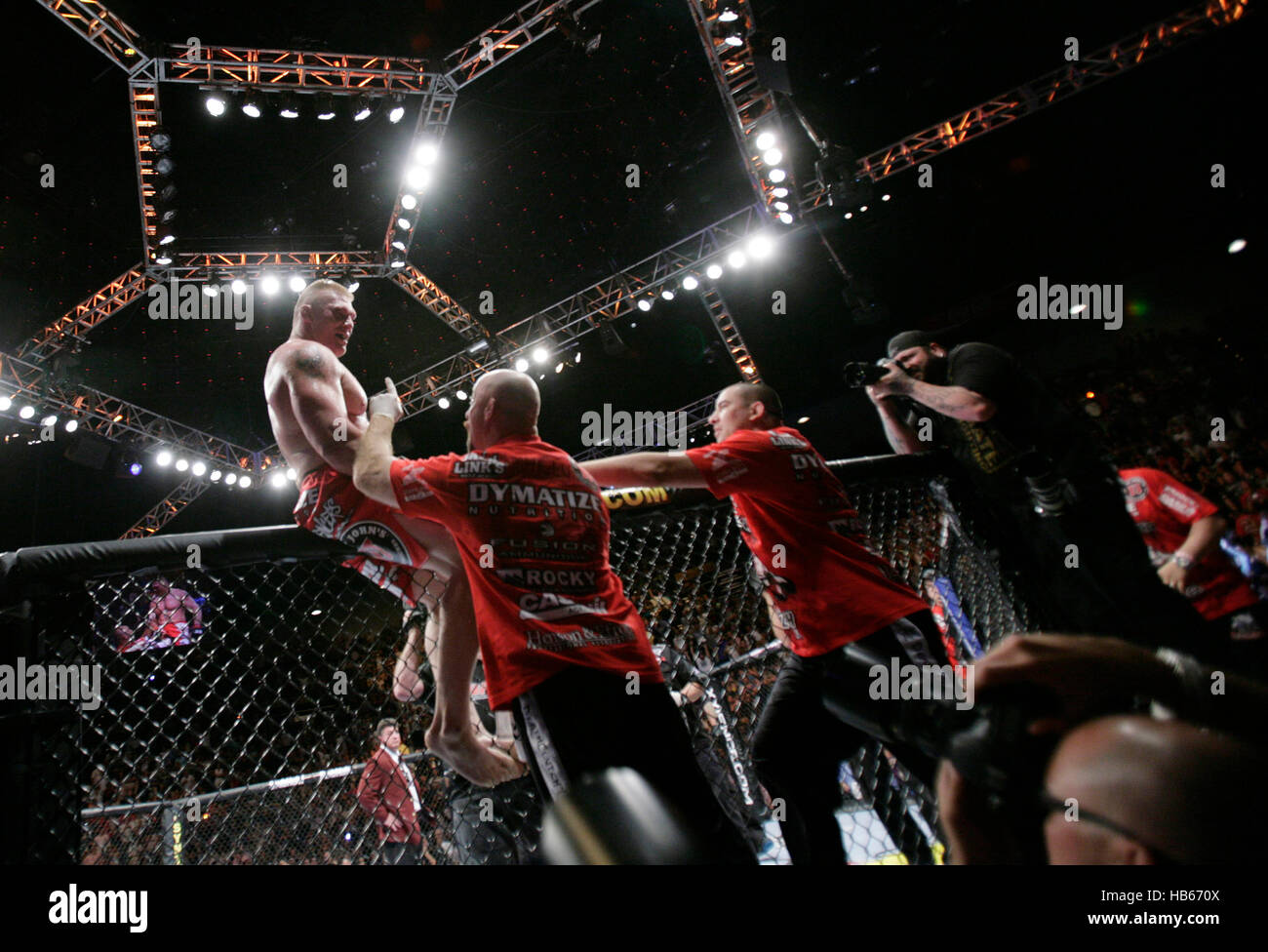 UFC fighter Brock Lesnar celebrates his victory over Shane Carwin at ...