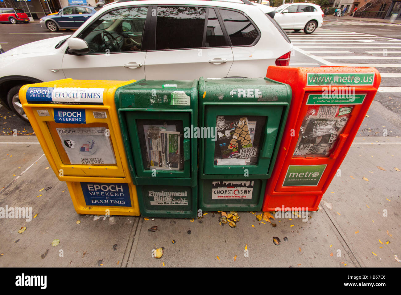 Newspaper stand new york hi-res stock photography and images - Alamy