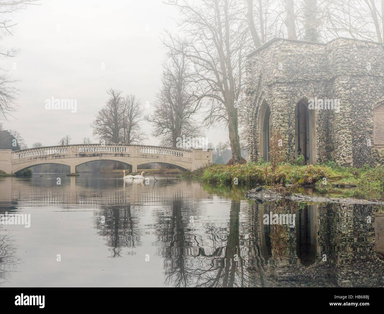 The lambourn river hi-res stock photography and images - Alamy