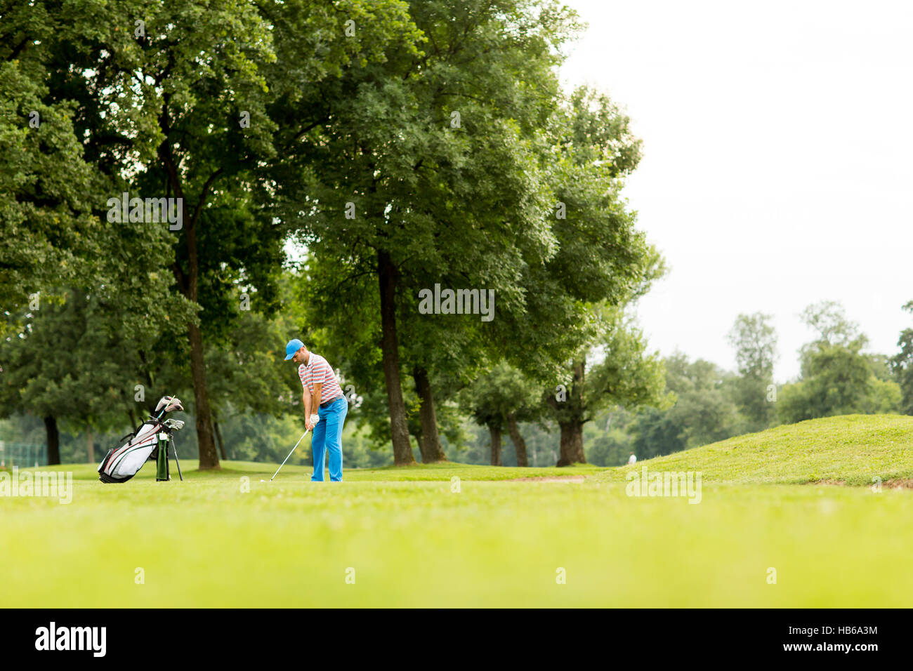 Professional golfer playing golf course hi-res stock photography and ...