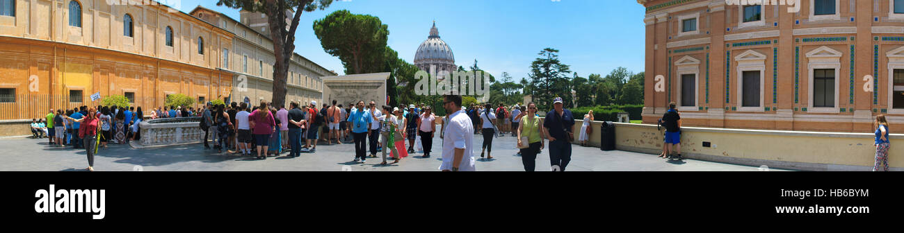Courtyard of the vatican hi-res stock photography and images - Alamy