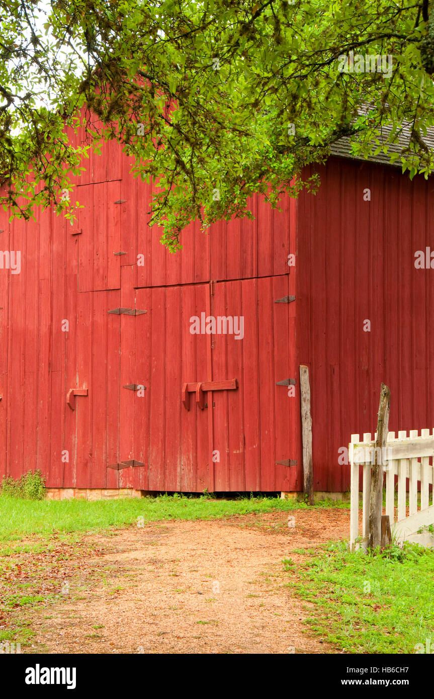 LBJ Boyhood Home barn, Lyndon B. Johnson National Historical Park ...