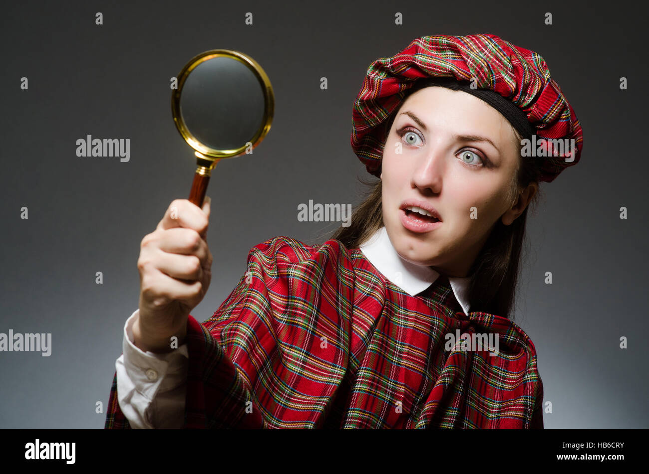 Woman wearing traditional scottish clothing Stock Photo - Alamy